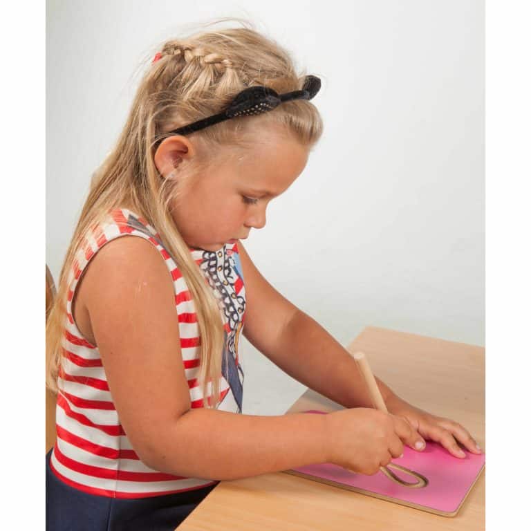 Feel the letter tactile tracing letters – Educo - Teia Education & Play