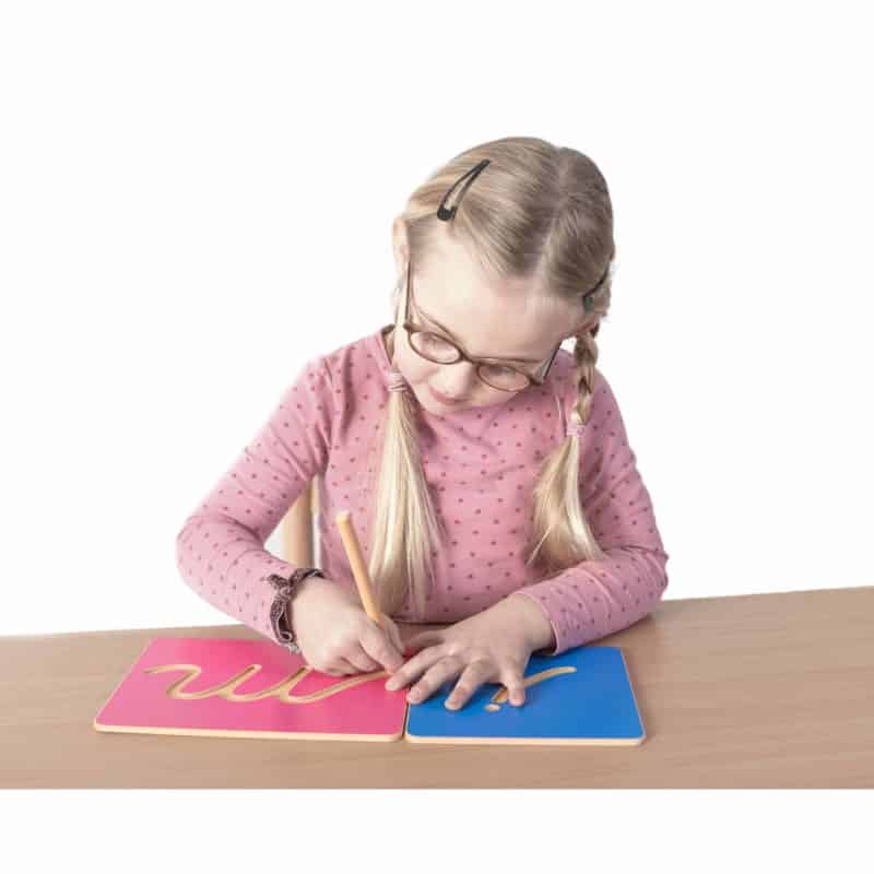 Hollow letter shapes: international cursive - Nienhuis Montessori