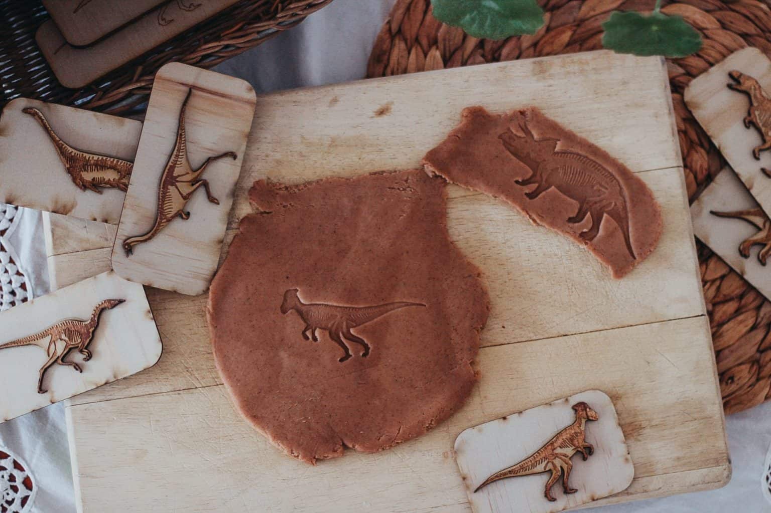Dinosaur fossil stamps - 5 Little Bears - Teia Education & Play